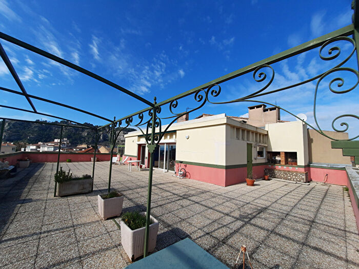 Appartement à vendre - Cavaillon, Centre-ville - 8 pièces - 5 chambres