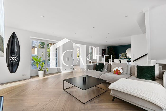 Maison 10 pièces à Les Alluets-le-Roi, à vendre
