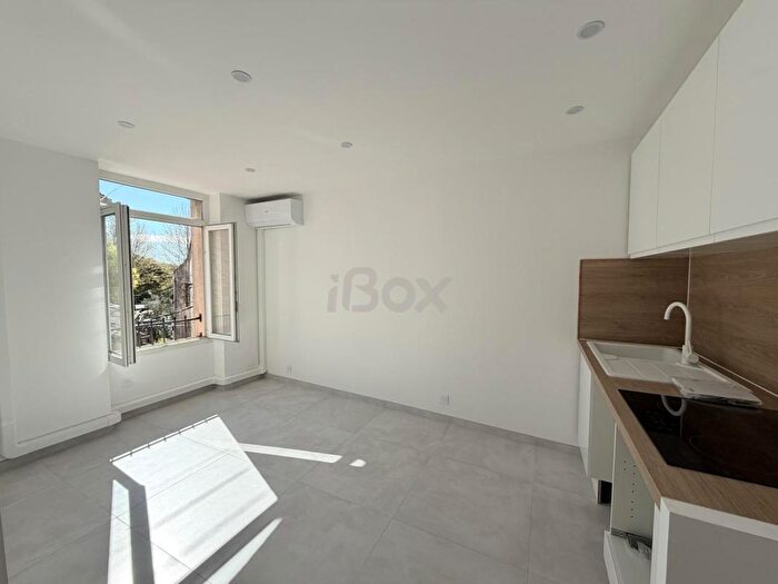 Appartement à louer - Cuers - 1 pièce