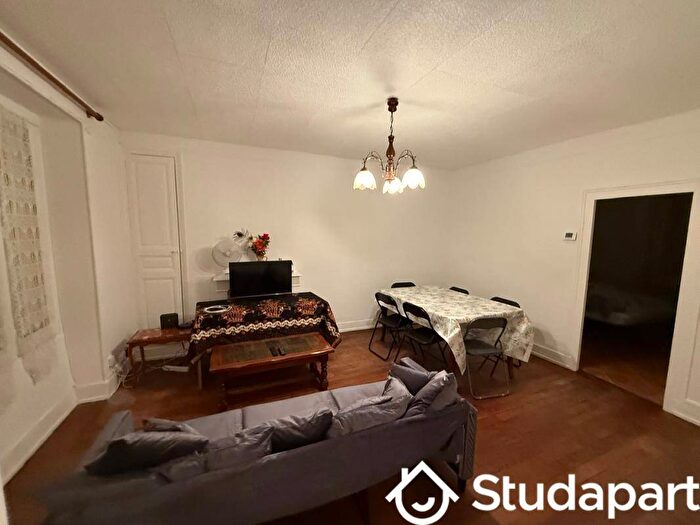 Appartement à louer - Centre Ville, Vierzon - 1 pièce - 5 chambres