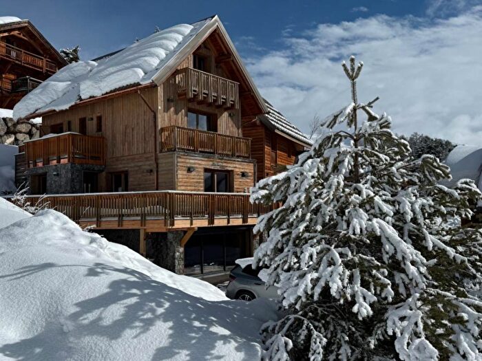 Maison 6 pièces à Saint-Étienne-de-Tinée, à vendre