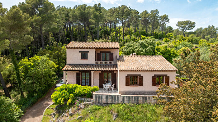 Maison à vendre - Figanières - 5 pièces - 3 chambres