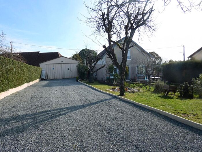 Maison à vendre - Génis - 5 pièces - 3 chambres