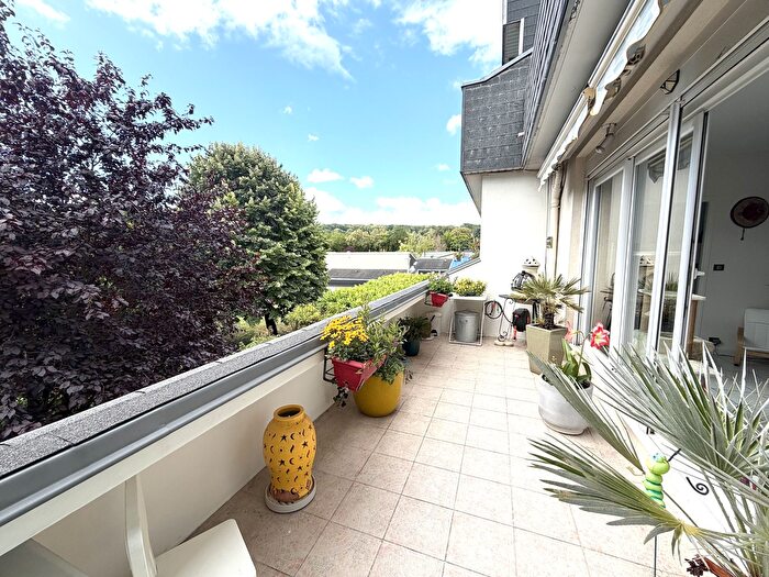 Rueil-Malmaison, Buzenval : Appartement 4 pièces à vendre