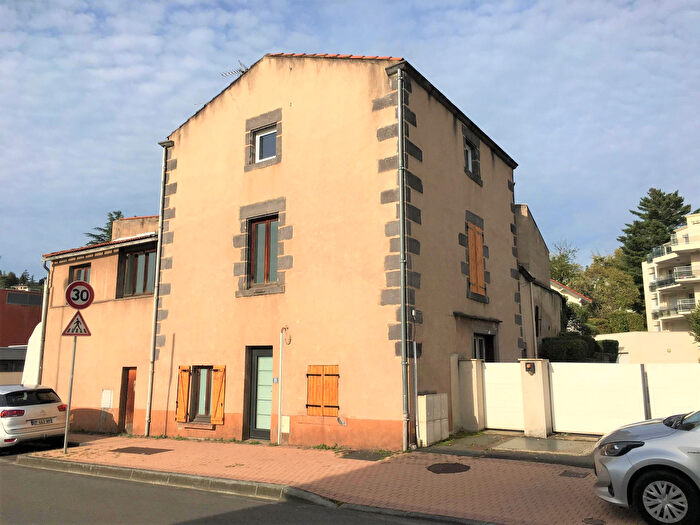Maison 6 pièces à louer à Chamalières, Hauteurs de Chamalières, Les Savarounes