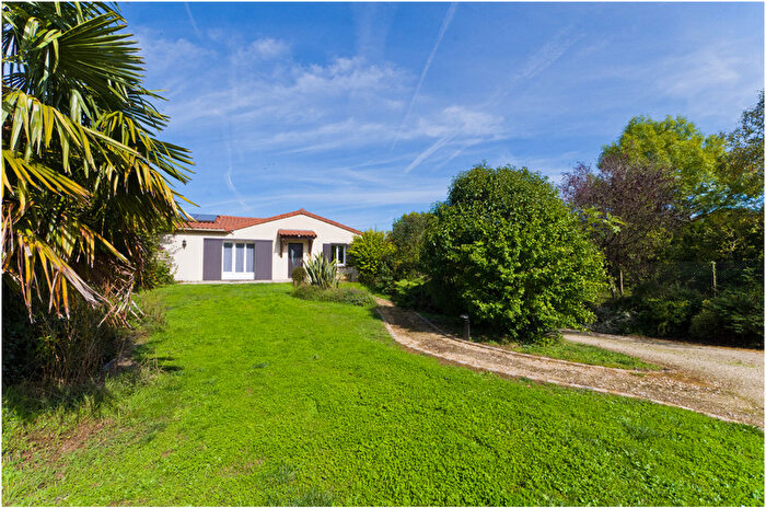 Maison à vendre - Saint-Georges-lès-Baillargeaux - 6 pièces - 5 chambres