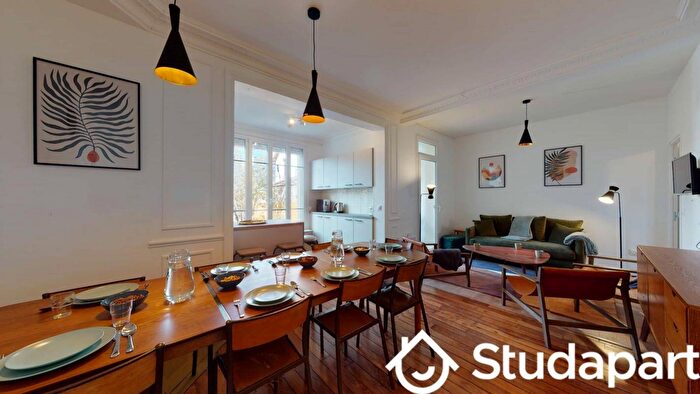 Appartement à louer - Gabriel Péri-Estienne dOrves, Colombes - 1 pièce - 1 chambre