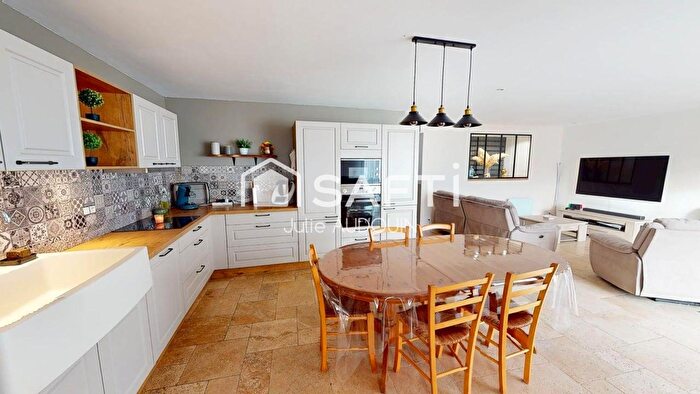 Maison à vendre - Surgères - 6 pièces - 4 chambres