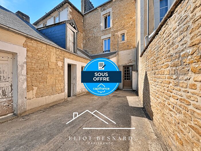 Saint-Pierre-sur-Dives : Maison 7 pièces à vendre