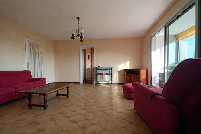 Appartement à vendre - Décines-Charpieu, Le Prainet - 5 pièces - 3 chambres