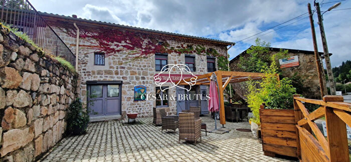 Maison à vendre - Usson-en-Forez - 7 pièces - 5 chambres