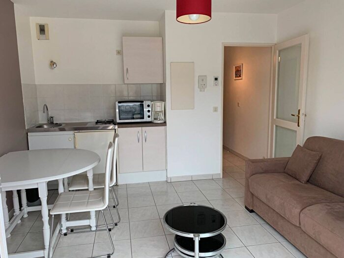 Appartement à louer - Bouquet, Brive-la-Gaillarde - 1 pièce