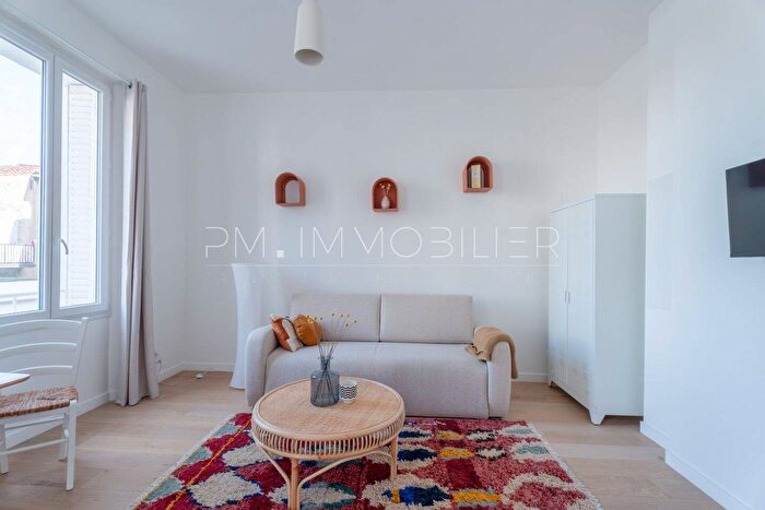 Appartement à louer - Saint Charles, Marseille er arrondissement - 1 pièce