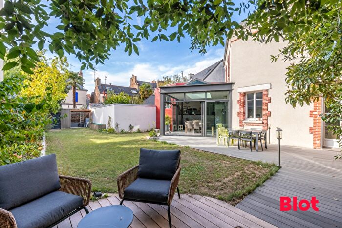 Maison 7 pièces à vendre - Quartiers Sud-Ouest, Sacrés Coeurs