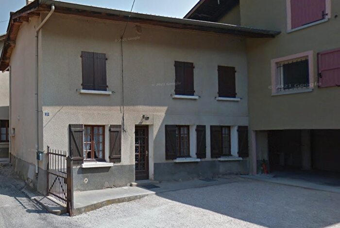Maison 3 pièces à La Côte-Saint-André, à louer
