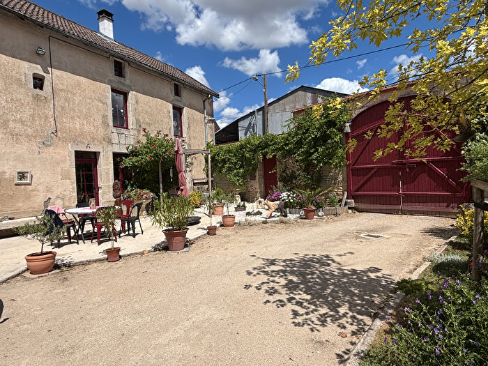 Maison 7 pièces à Ampilly-le-Sec, à vendre