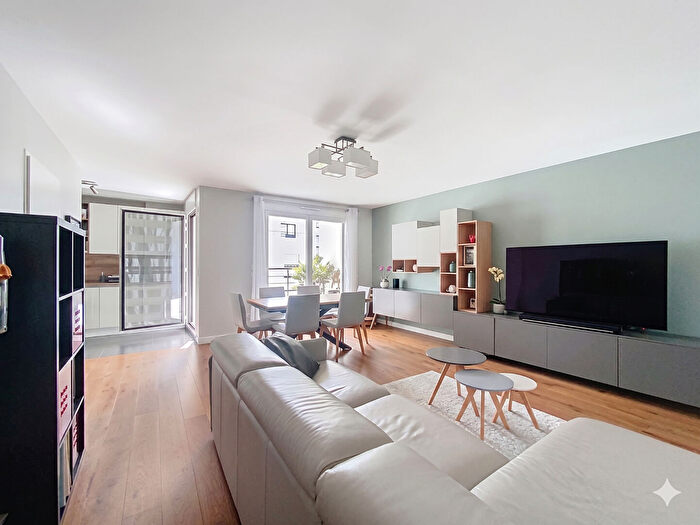 Appartement 4 pièces à vendre - Suresnes, République