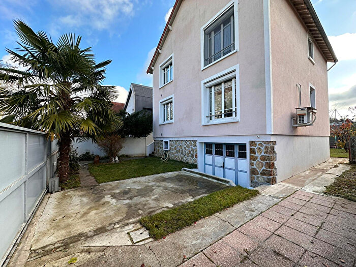 Maison à vendre - Nanterre, Mont Valérien - 6 pièces - 4 chambres