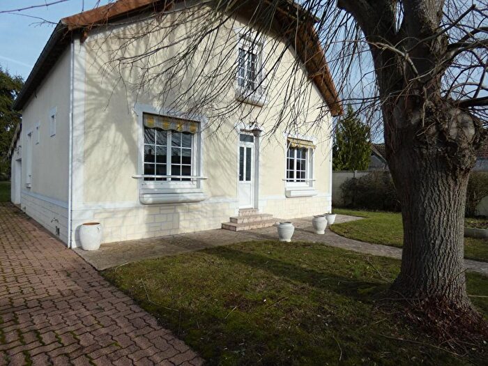 Maison 5 pièces à La Couture-Boussey, à vendre