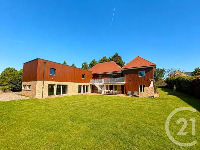 Magny-en-Vexin : Maison 9 pièces à vendre