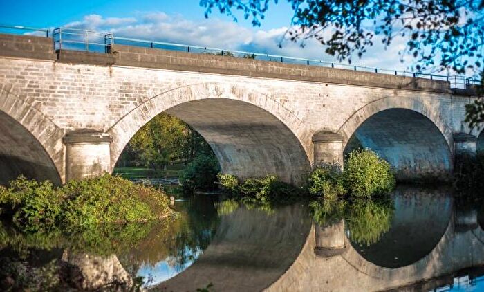 Maison à louer - Saint-Seurin-sur-lIsle - 3 pièces - 2 chambres