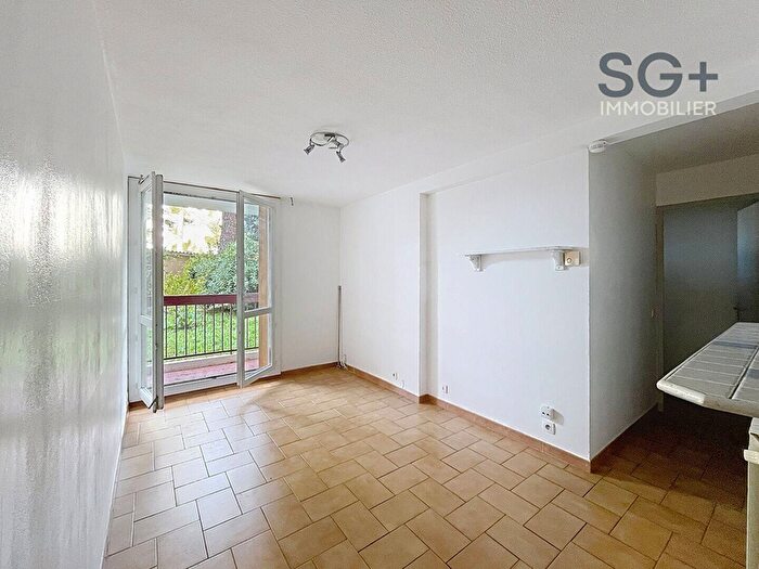 Appartement à louer - Les Olives, Marseille ème arrondissement - 2 pièces - 1 chambre