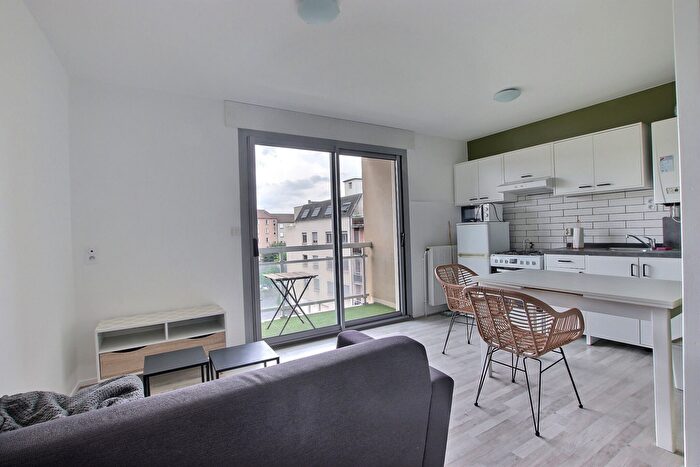 Appartement à louer - Clermont-Ferrand, Delille, Cathédrale, La Gare - 1 pièce