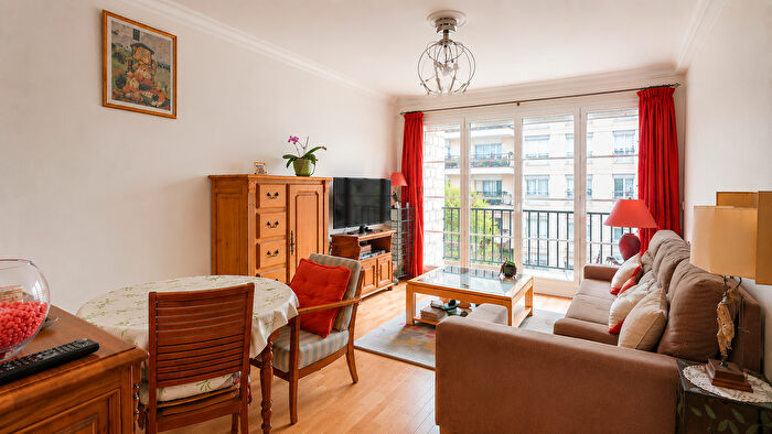 Courbevoie, Hôtel de ville : Appartement 3 pièces à vendre