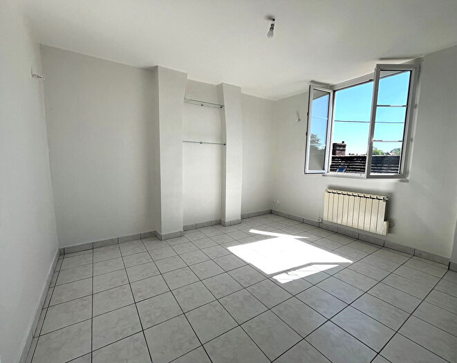 Appartement à vendre - Neuilly-en-Thelle - 4 pièces - 3 chambres