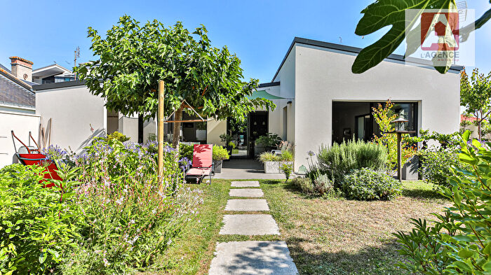 Maison à vendre - Saint-Gilles-Croix-de-Vie - 5 pièces - 3 chambres