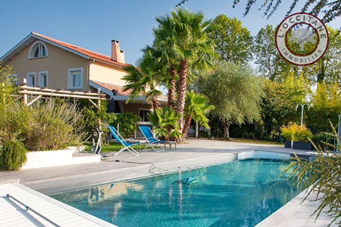 Maison à vendre - LIsle-Jourdain - 9 pièces - 6 chambres