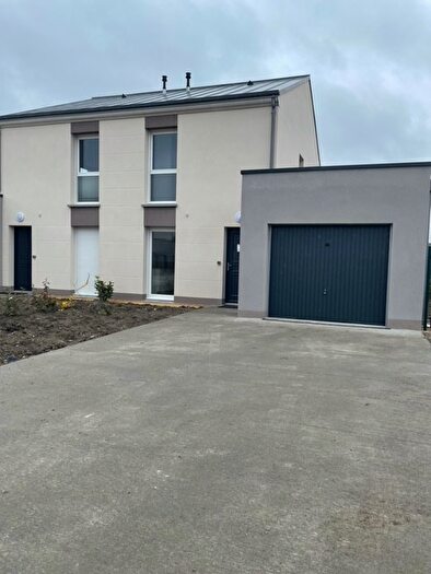 Maison à louer - Ormes - 4 pièces - 3 chambres