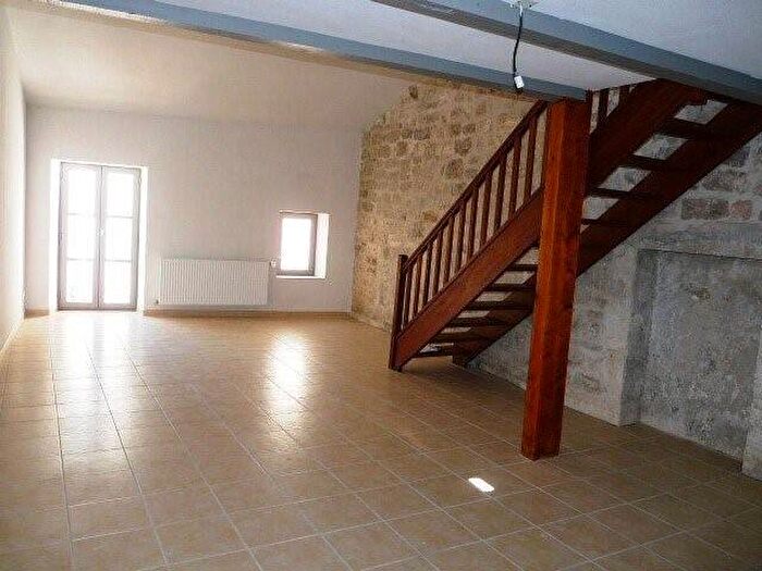 Appartement à louer - Les Cariatides, Beaucaire - 4 pièces - 3 chambres