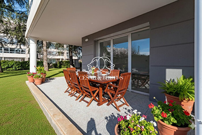 Appartement à vendre - Meyzieu, Centre-ville - 4 pièces - 3 chambres