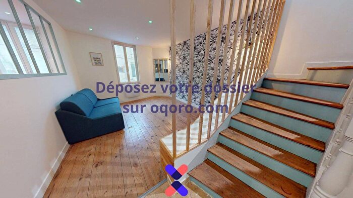 Maison à louer - Vieil Angoulême-Centre Ville - 3 pièces - 2 chambres