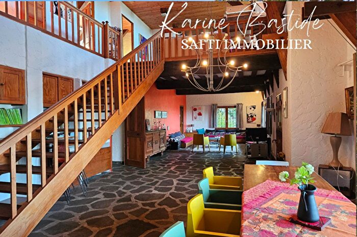 Maison à vendre - Le Lac-dIssarlès - 11 pièces - 6 chambres