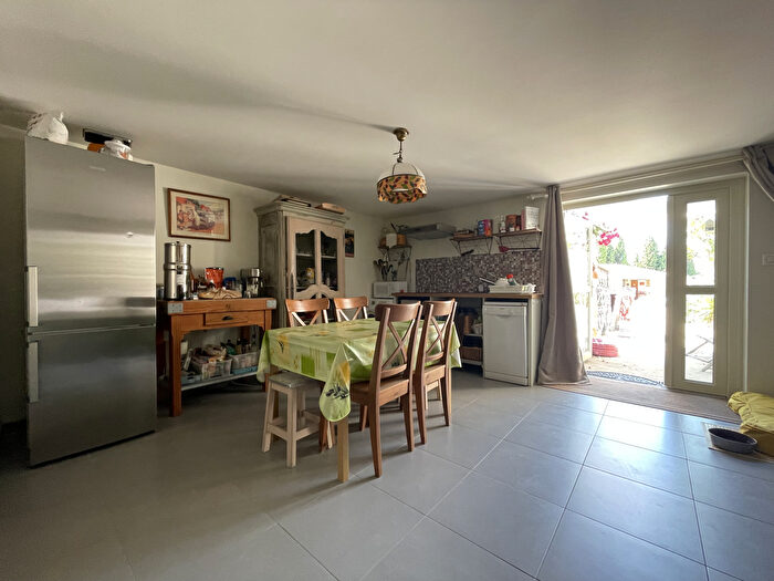 Saint-Pantaléon-les-Vignes - Appartement 3 pièces à louer
