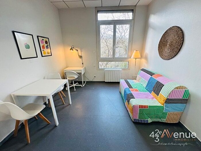 Appartement à louer - Saint-Étienne, La Terrasse, Bel Air, Bergson, Carnot - 1 pièce