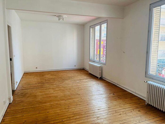 Appartement à louer - Grosse Pierre-Foch-Dunant-Guynemer-Collinet, Meaux - 3 pièces - 2 chambres