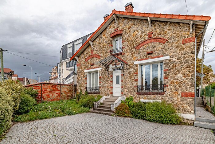 Maison à vendre - Houilles, Centre-ville - 6 pièces - 4 chambres