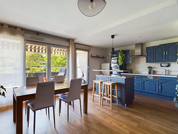 Croix Luizet, Villeurbanne - Appartement 4 pièces à louer