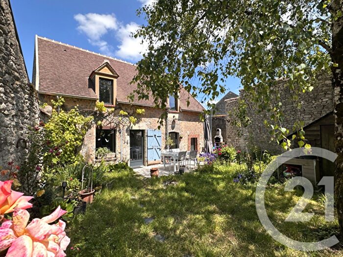 Maison 4 pièces à vendre à Angerville