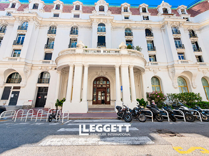 Appartement 3 pièces à Nice, Carré d'or, à vendre