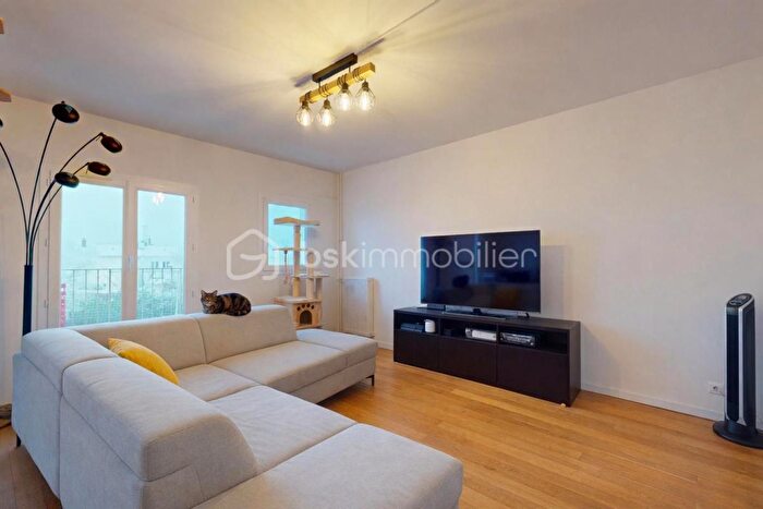 Appartement à vendre - Fleury-les-Aubrais, Clos de la Grande Salle, Villevaude, Vallée, Ormes du Mail - 3 pièces - 2 chambres