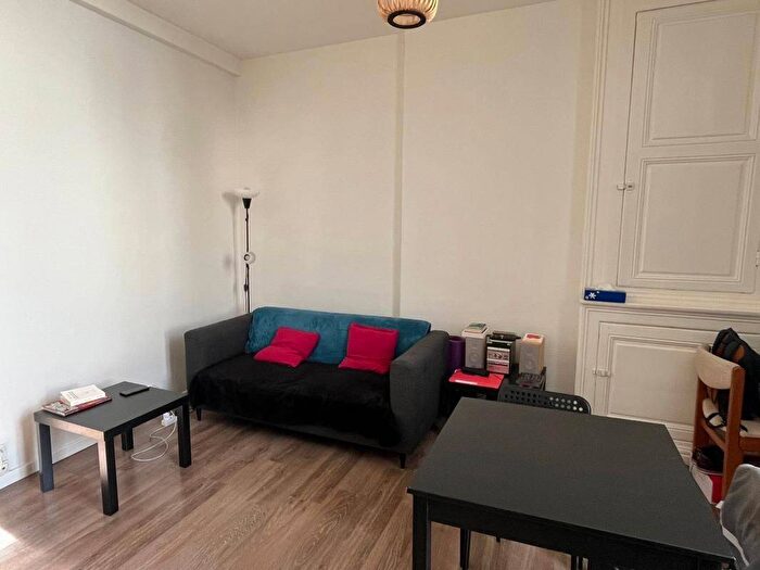 Appartement à louer - Laon Zola-Neufchâtel-Orgeval, Reims - 2 pièces - 1 chambre