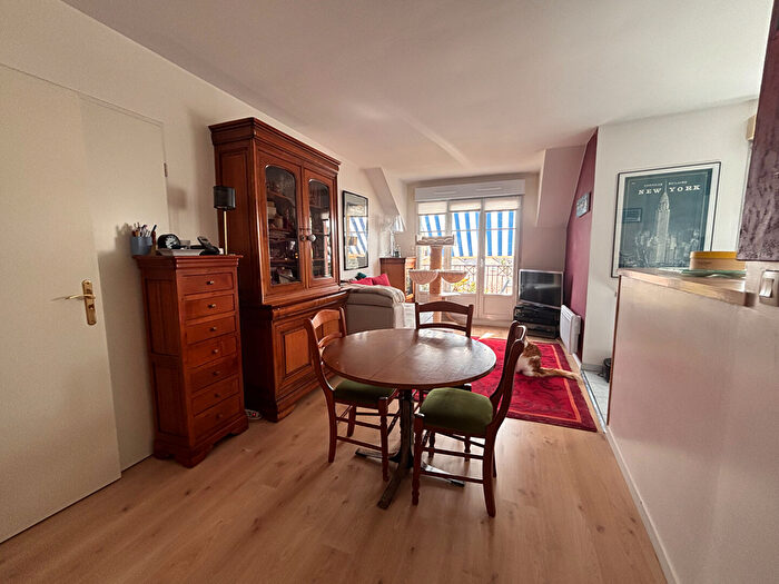 Appartement à vendre - Plaisir, Centre-ville, Château - 2 pièces - 1 chambre