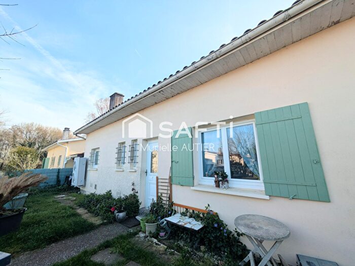 Maison à vendre - Castelnau-de-Médoc - 5 pièces - 3 chambres