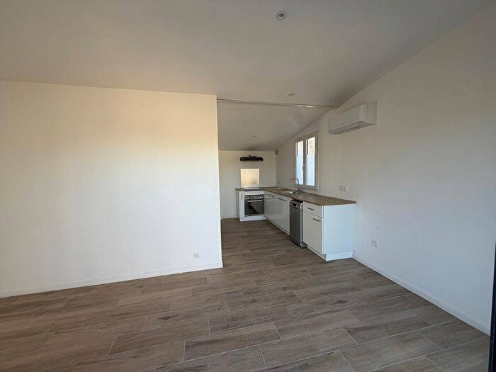 Maison à louer - Althen des Paluds - 3 pièces - 2 chambres