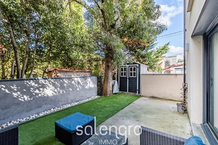 Maison à vendre - Villeurbanne, Buers - 5 pièces - 3 chambres