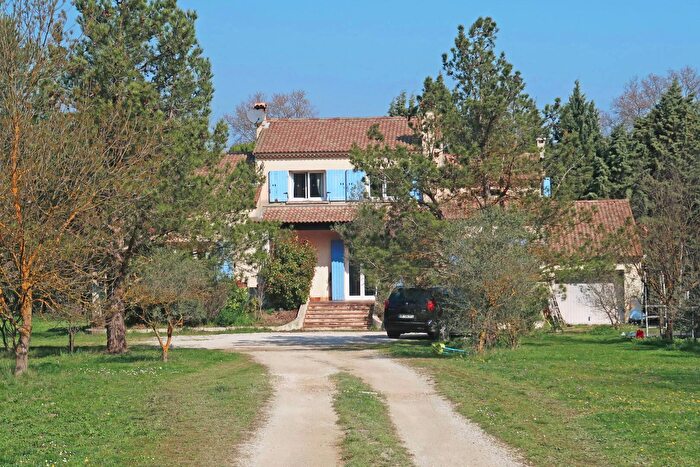 Maison à louer - Cabries, Cabriès - 7 pièces - 5 chambres